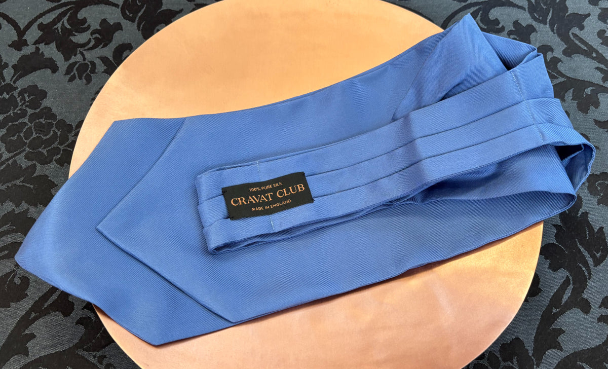 BLUEBERRY - Hand-Dyed Plain Blue Silk Day Cravat – Cravat Club