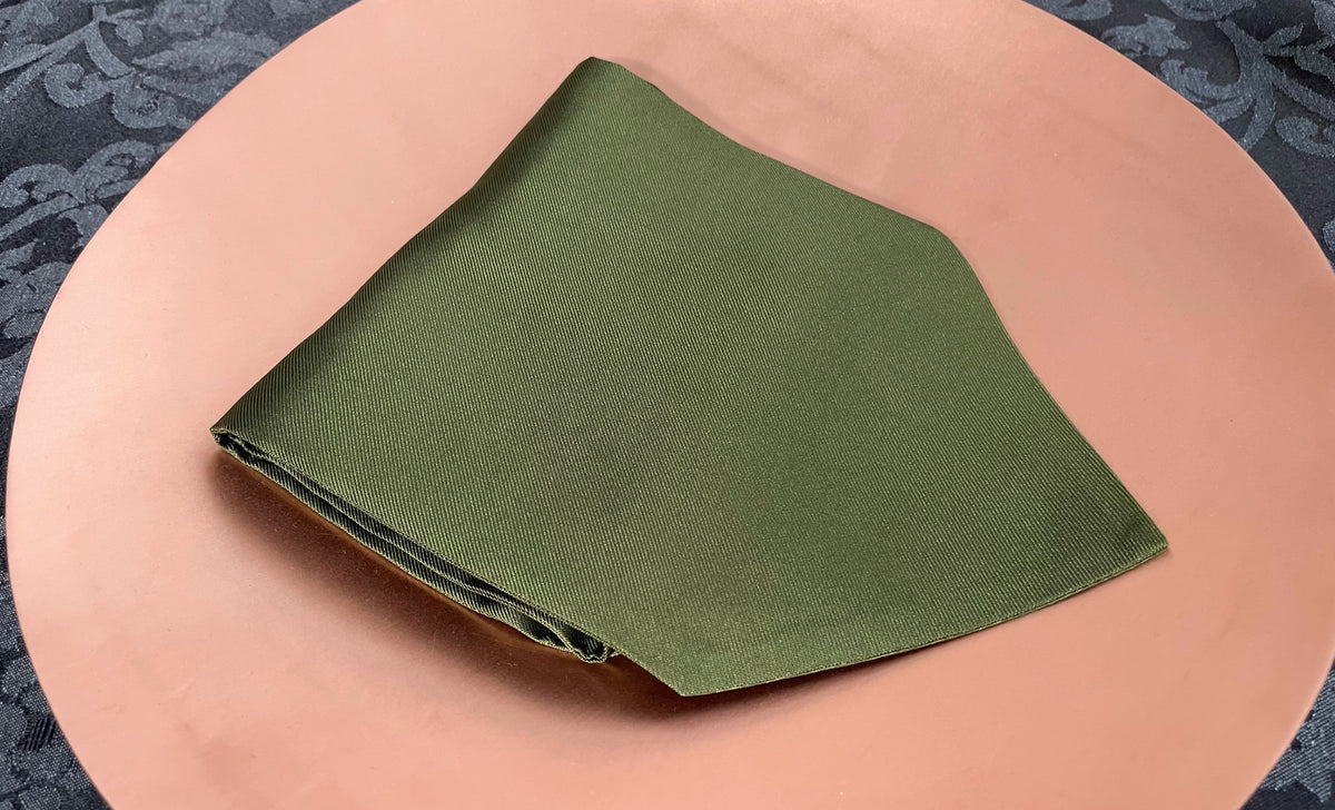 KOMBU - Hand-Dyed Plain Green Silk Day Cravat – Cravat Club