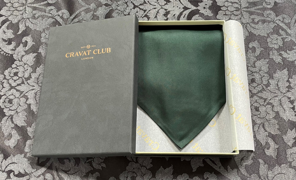 VERDANT - Hand-Dyed Plain Dark Green Silk Day Cravat – Cravat Club