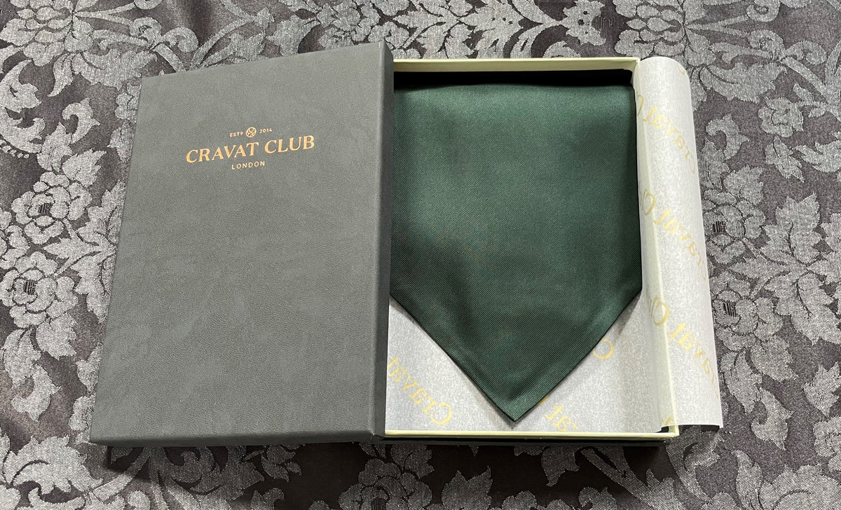 VERDANT - Hand-Dyed Plain Dark Green Silk Day Cravat – Cravat Club