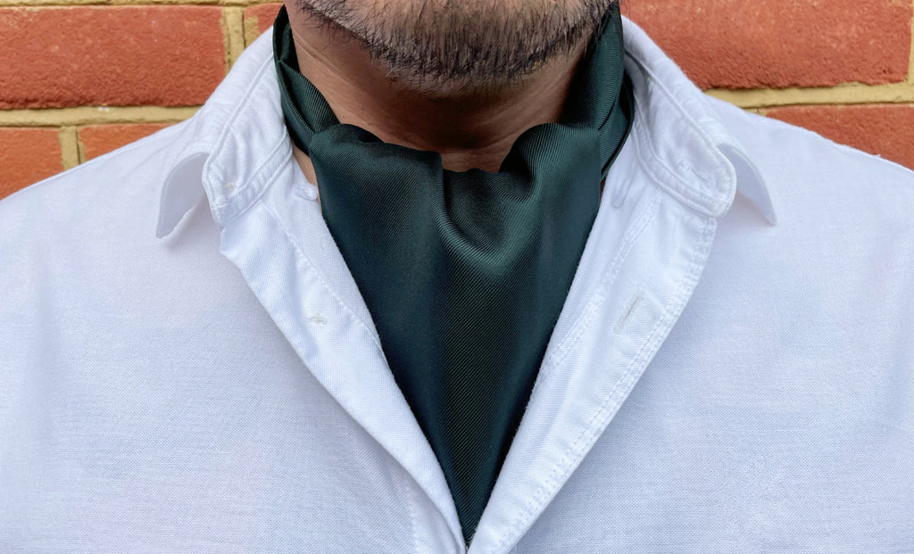 VERDANT - Hand-Dyed Plain Dark Green Silk Day Cravat – Cravat Club